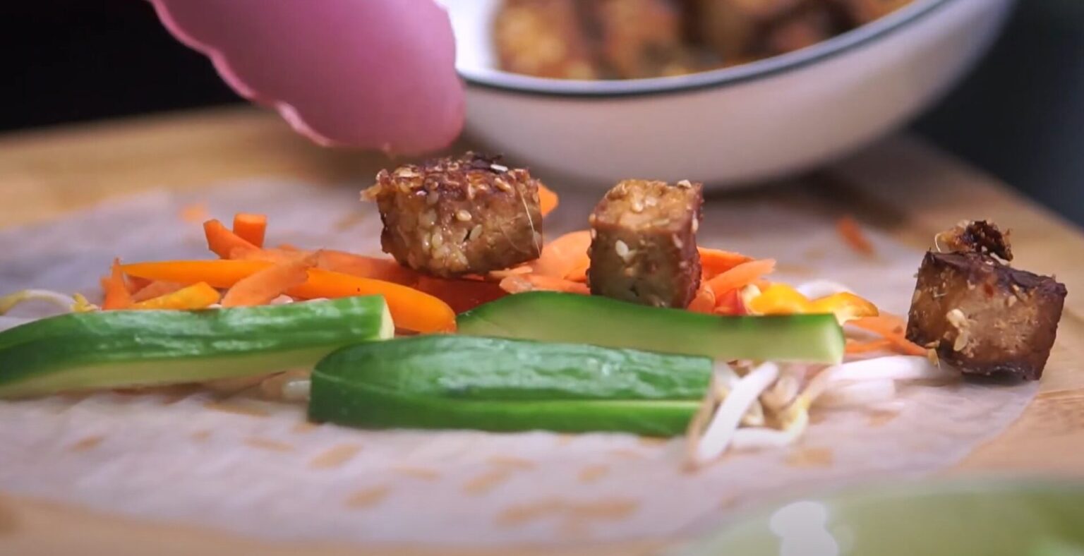 GINGER SESAME RICE PAPER ROLLS - VG Gourmet